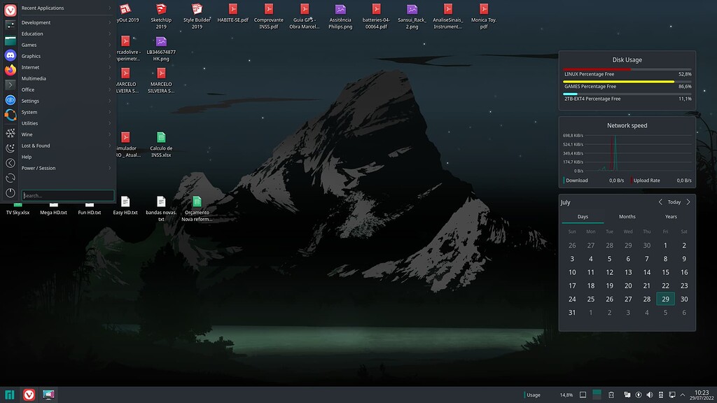 Menu is now placed wrongly in the middle of desktop - KDE Plasma ...